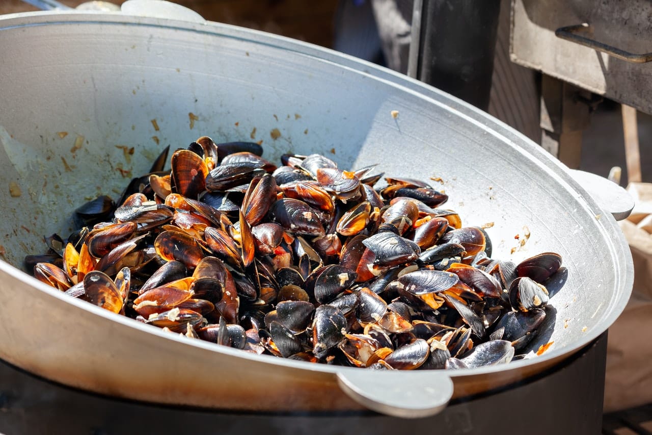 Comment bien déguster des moules de bouchot ? - Délicieuse Cuisine ...